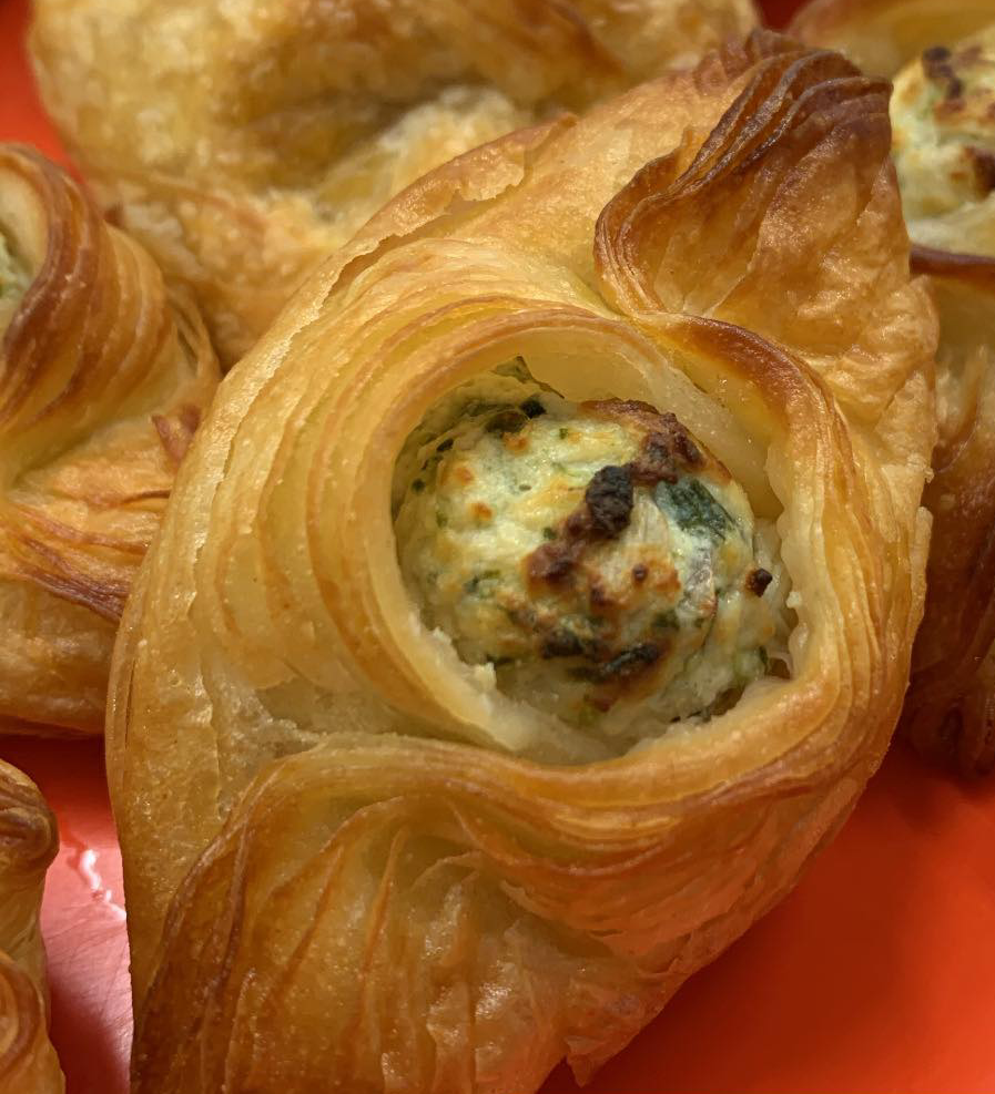 Fantastic Fetta & Spinach Pastizzi - 12 pack of (80g Jumbo) or (30g Ca ...